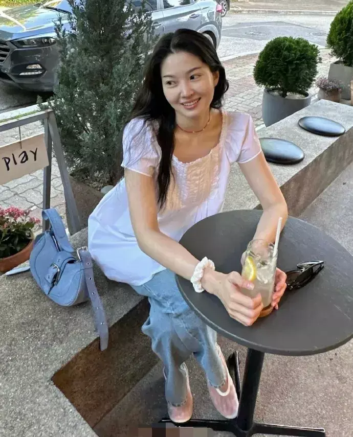 看了JUNJIN妻子的日常，才发现，养人如养花，41岁穿搭简约似30多 - 360娱乐，你开心就好